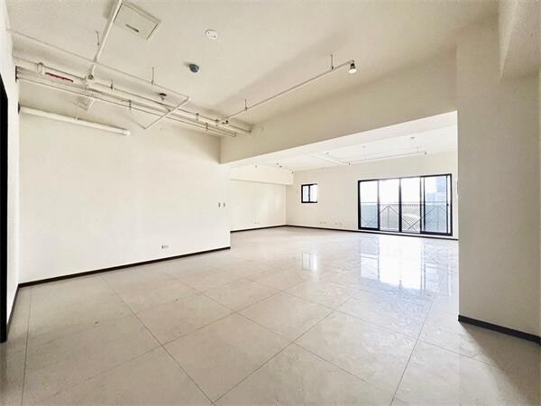 高雄市前鎮區復興三路電梯大廈亞灣獅甲海景豪宅欣灣時代全新未住三套房＋兩個大平車 房屋出售 樂屋網
