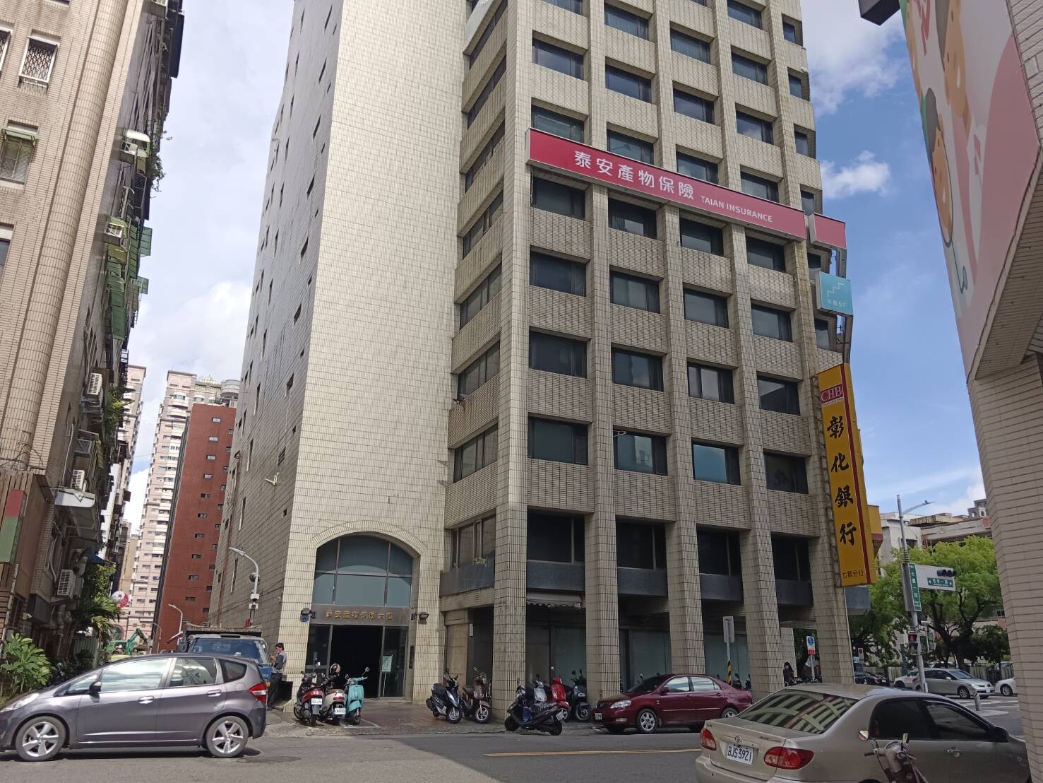 高雄市新興區忠孝一路電梯大廈美麗島信義國小捷運站辦公大樓二 房屋出租 樂屋網