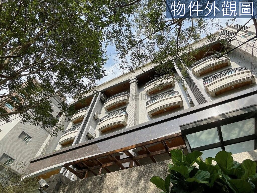 高雄市鼓山區裕國街透天厝農十六稀有釋出|大地坪典藏傳家電梯車墅豪邸 房屋出售 樂屋網