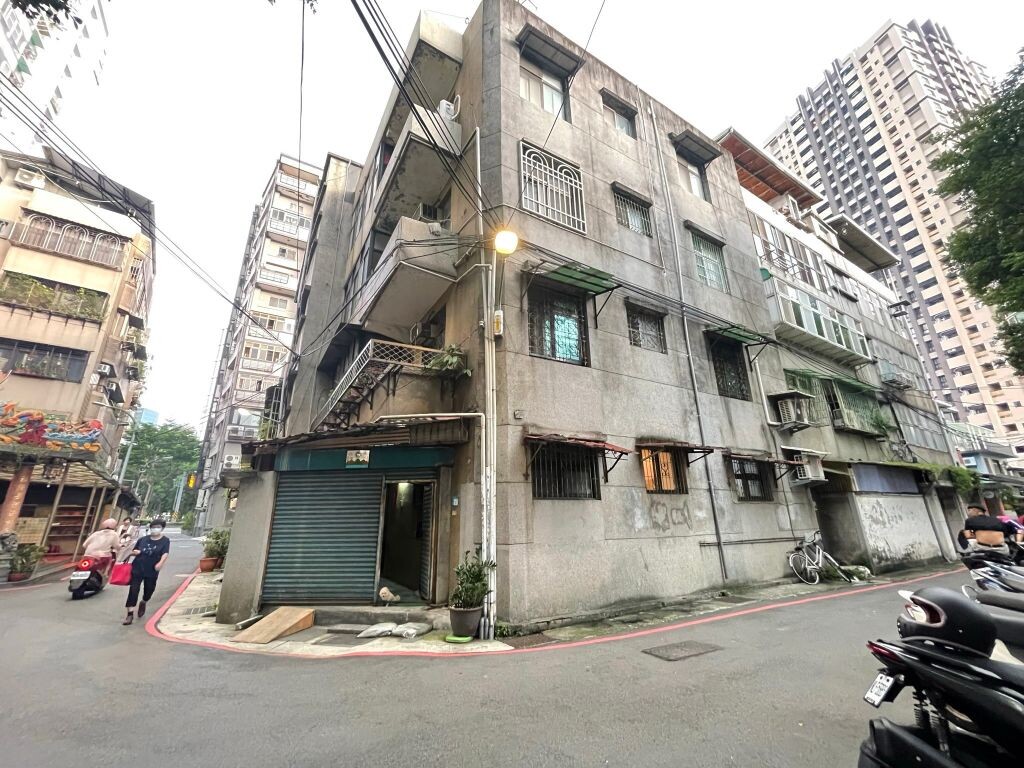 新北市板橋區文化路一段公寓板橋車站邊間方正停車一樓 房屋出售 樂屋網