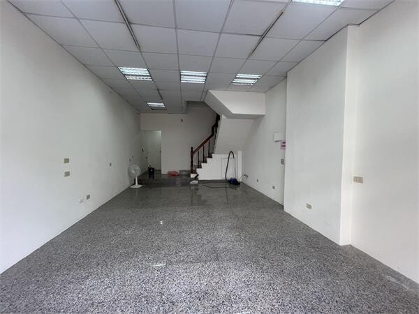 高雄市橋頭區隆豐路電梯大廈臨路8米橋頭夜市1＋夾＋2樓樓店騎樓可停汽車 房屋出租 樂屋網
