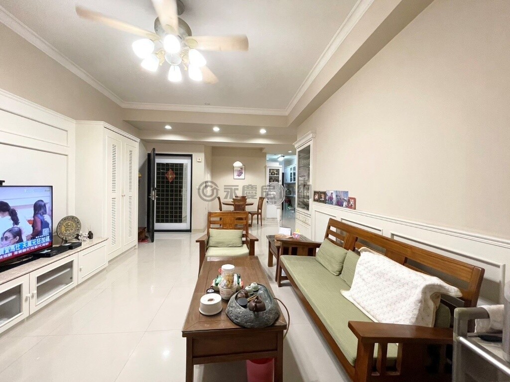 美術名家高雄市鼓山區美明路電梯大廈美術館特區珍藏景觀大三房平車 房屋出售 樂屋網