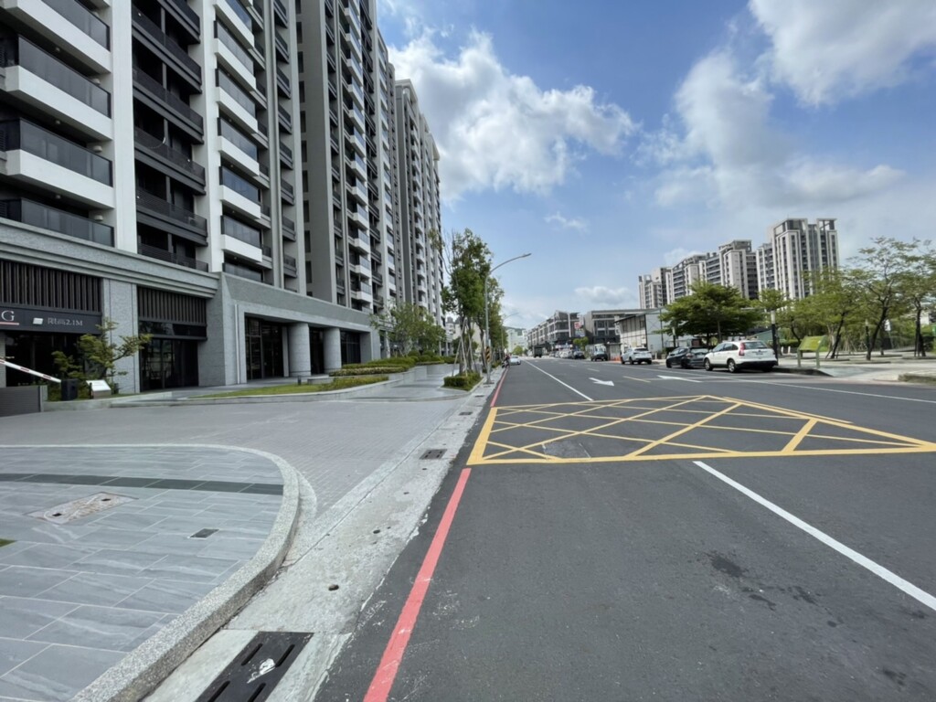 太子雲極高雄市仁武區霞海路電梯大廈太子建設最便宜秒殺大二房平車 房屋出售 樂屋網