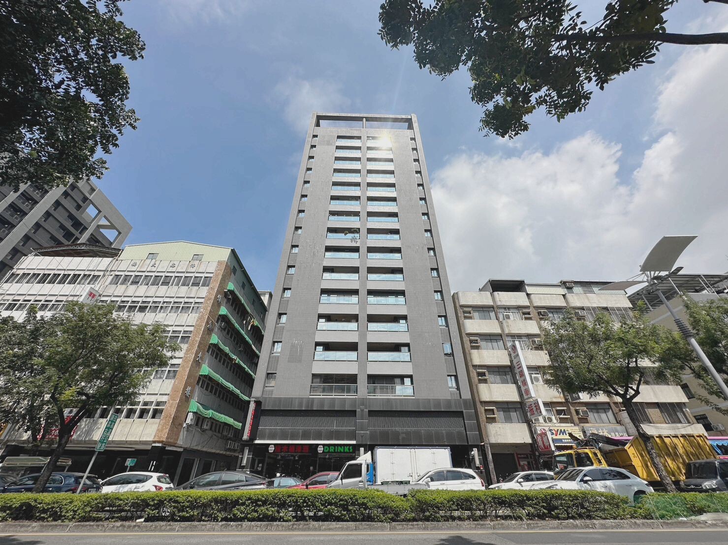 戀戀more高雄市三民區九如一路電梯大廈陽明學區文山特區戀戀more三房車位 房屋出售 樂屋網