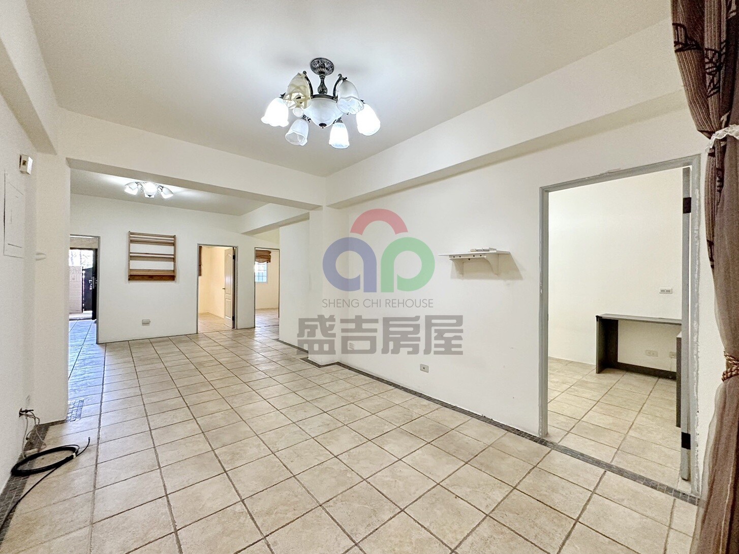 台中市西屯區工業區一路公寓世貿東海,稀有臨路一樓住家,就像小別墅! 房屋出售 樂屋網
