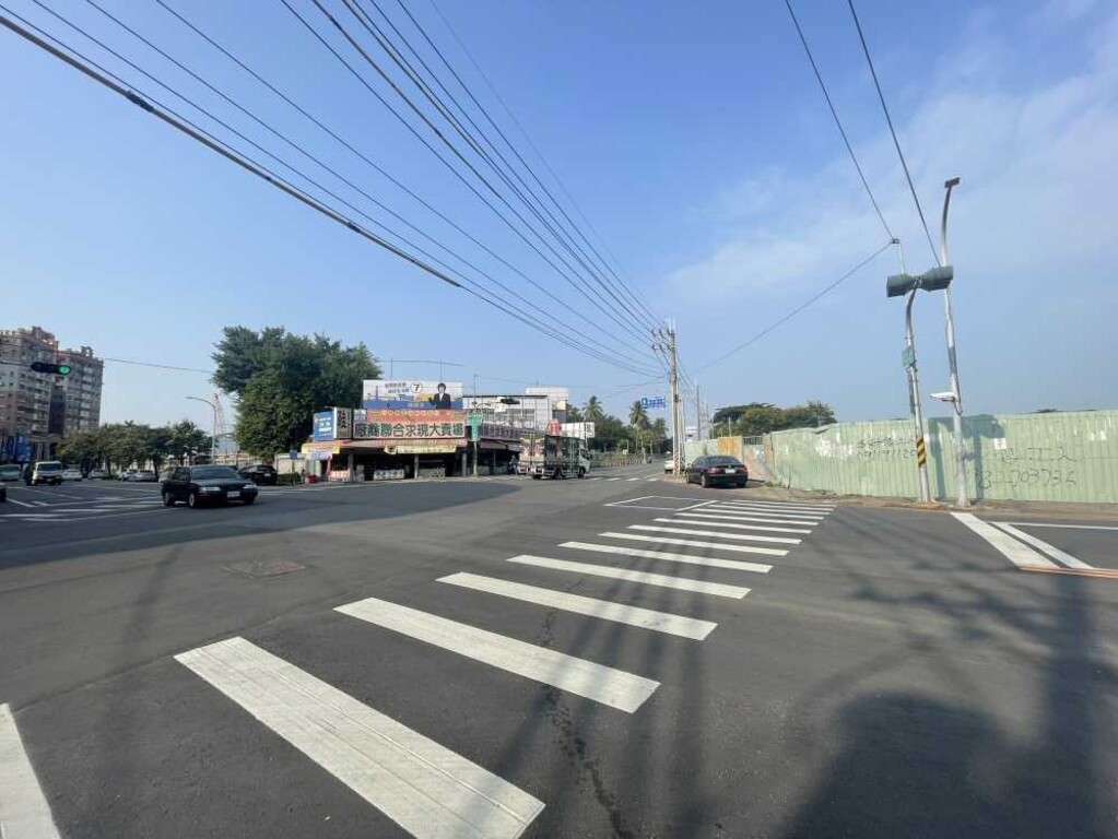 住宅用地岡山近87期陽明公園蓋獨棟地方正面寬漂亮建地高雄市岡山區陽明公園 樂屋網 土地買賣