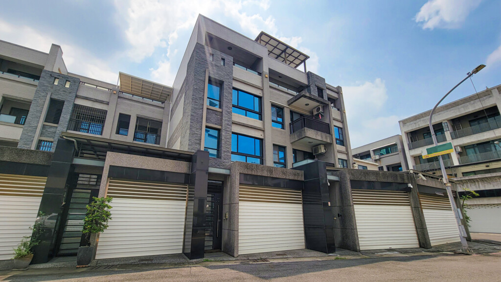 高雄市仁武區名山九街透天厝仁武灣內國小臨路車庫透天 房屋出售 樂屋網