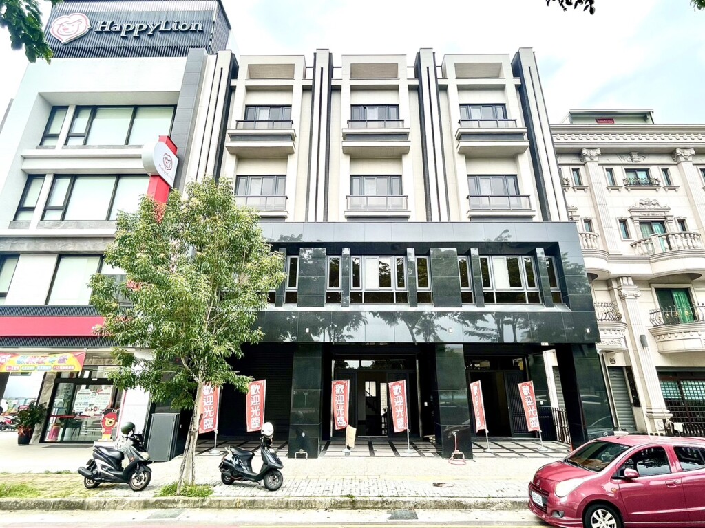 台中市太平區太順路透天厝ct新光國小旁全新臨路朝南五套房電梯店墅 房屋出售 樂屋網