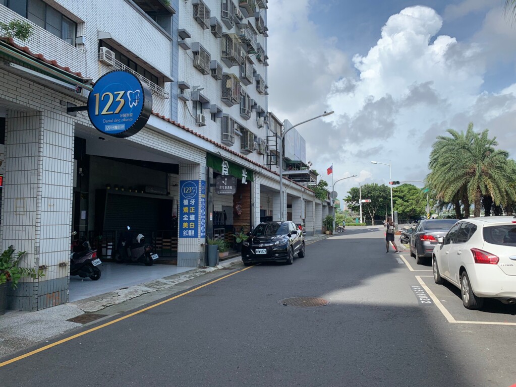 君毅正勤社區高雄市前鎮區中華五路電梯大廈面夢時代河岸大面寬店面餐廳用具齊全 房屋出租 樂屋網