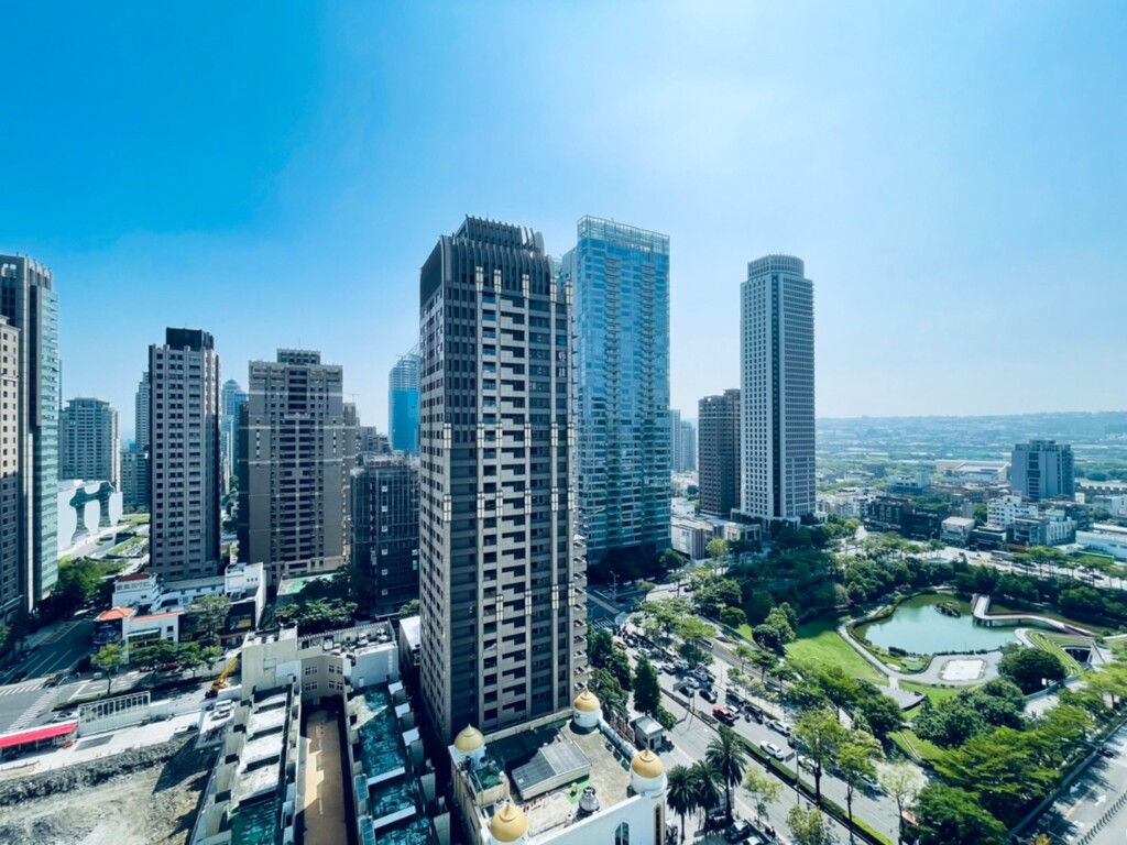 臺中帝寶台中市西屯區台灣大道三段電梯大廈七期★臺中帝寶|毛坯雙平車景觀宅~價格可磋商洽小巫 房屋出售 樂屋網