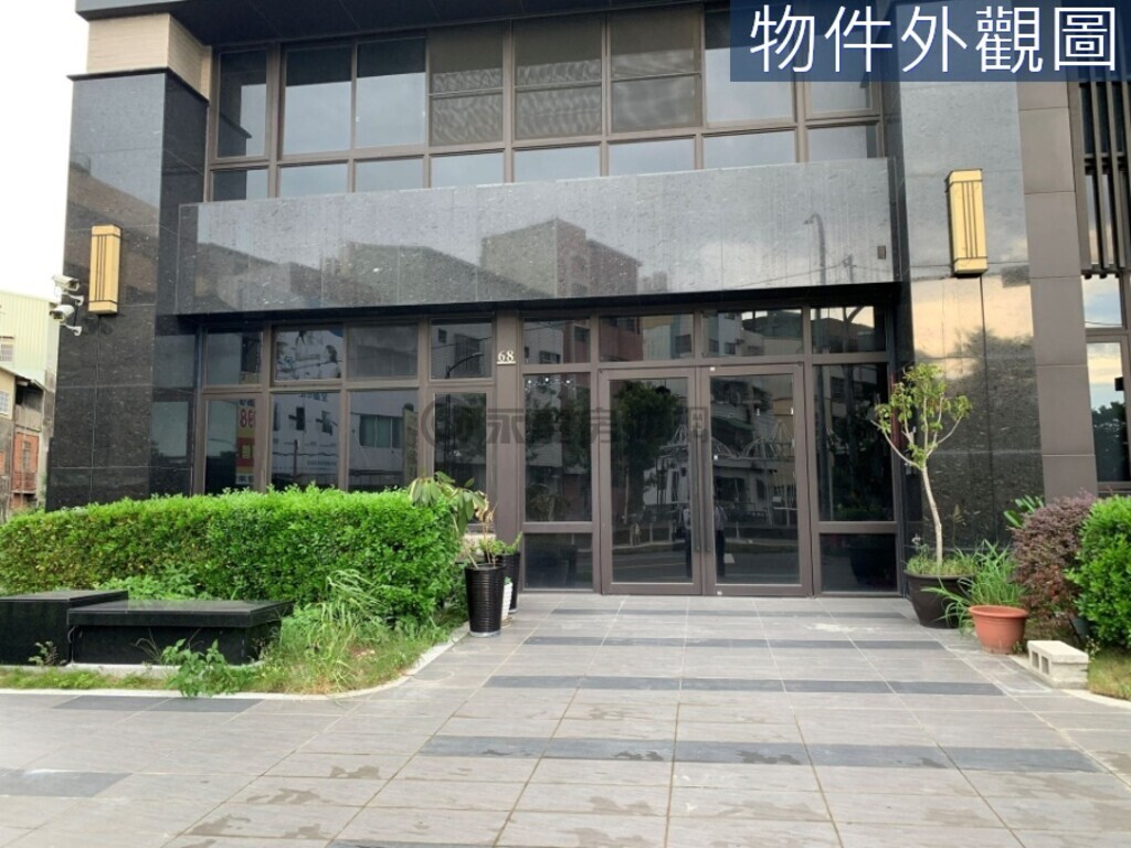 昂峰媂芬妮台中市豐原區三豐路一段電梯大廈v豐原火車站前增值大面寬超火紅金店面 房屋出售 樂屋網