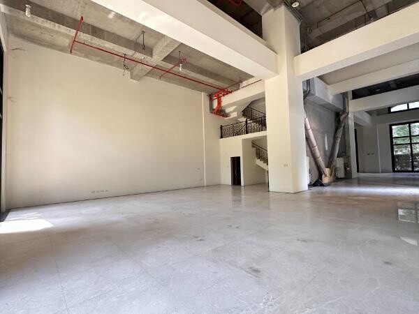 專任 磐龍壹號~中央路16米大面寬大店面 新竹市東區磐龍壹號樓買房子 樂屋網