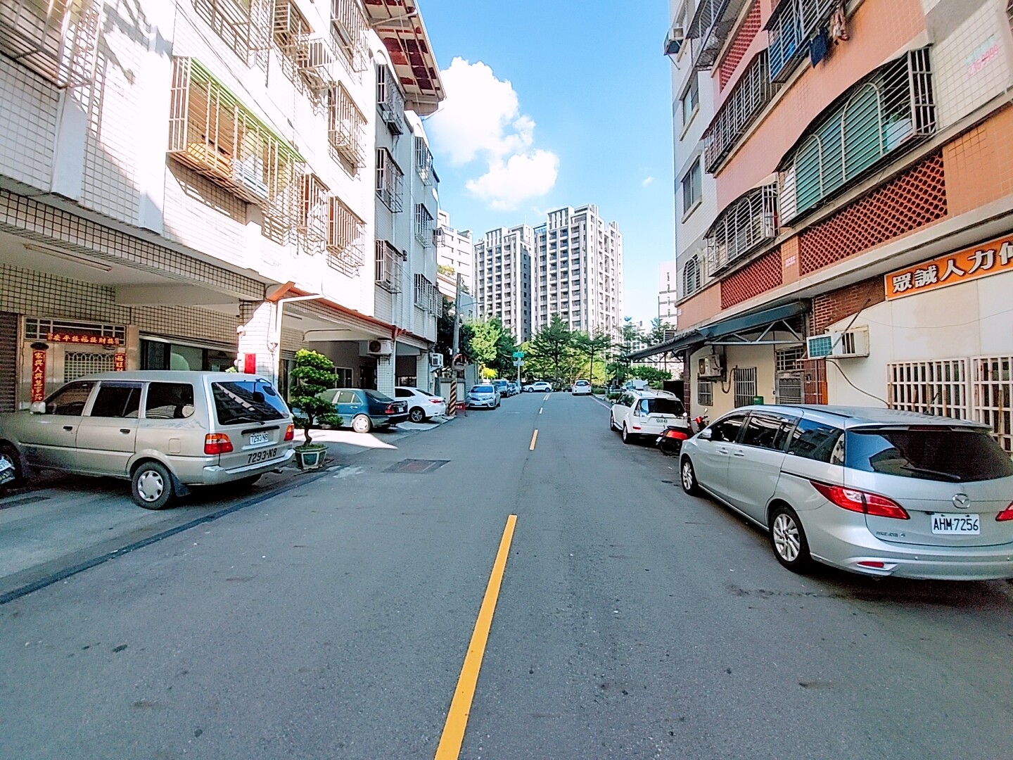 台中市北區東光三街透天厝北區︱大地坪店住合一透天店面︱ 房屋出售 樂屋網