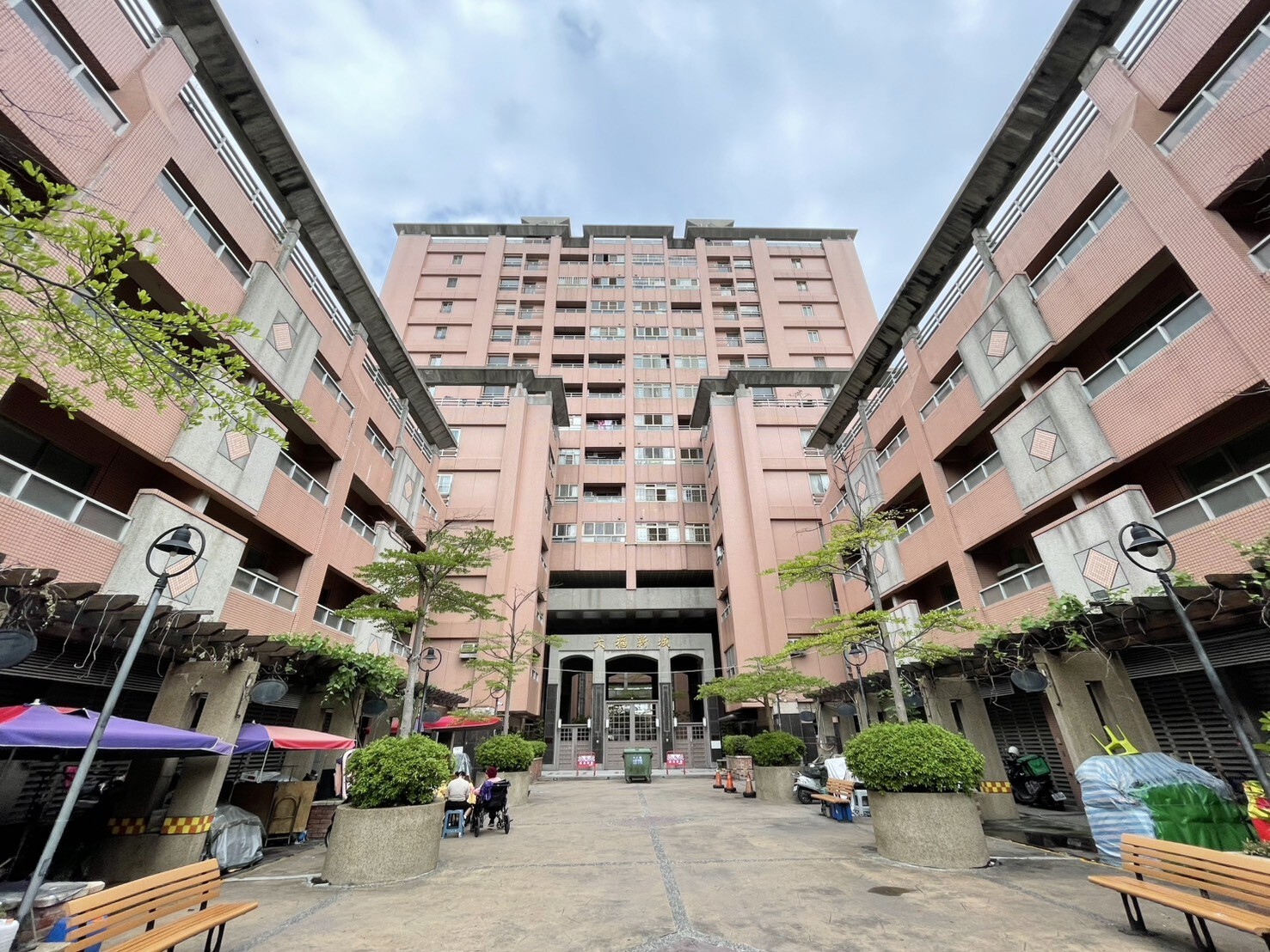 水湳經貿震後屋⭐邊間4房+平面車位⭐開價實在 - 台中市北屯區買房子、房屋出售 | 樂屋網