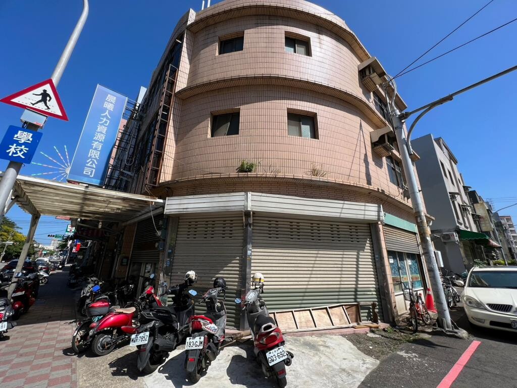 新竹市香山區牛埔東路透天厝【房產專家鄧宏志】＊專任＊牛埔三角窗百坪透天金店面 房屋出售 樂屋網
