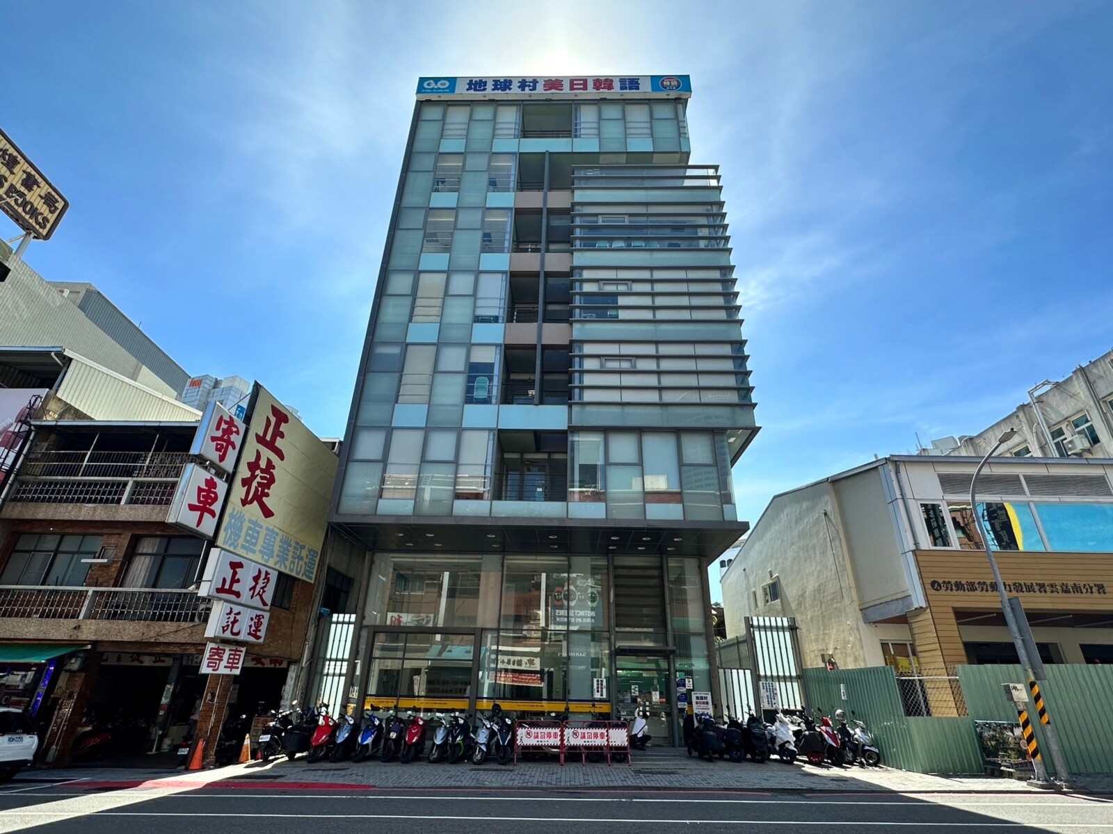 台南火車站前醒目地標穩定收租金大間電梯透店 台南市中西區買房子、房屋出售 樂屋網
