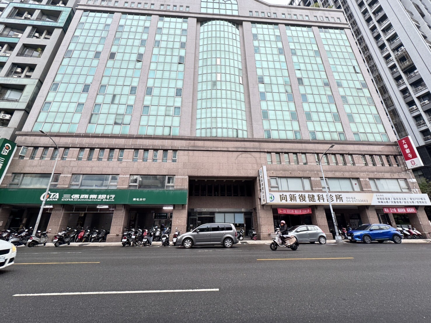 捷運旁 承興商業大樓商辦加雙車位 台中市南屯區承興商業大樓買房子 樂屋網