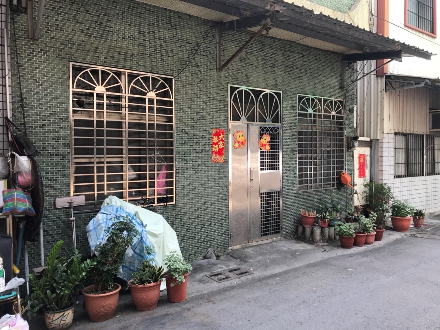 高雄市前金區瑞源路透天厝六合夜市買地送六合夜市買地送厝未保存登記房屋 房屋出售 樂屋網