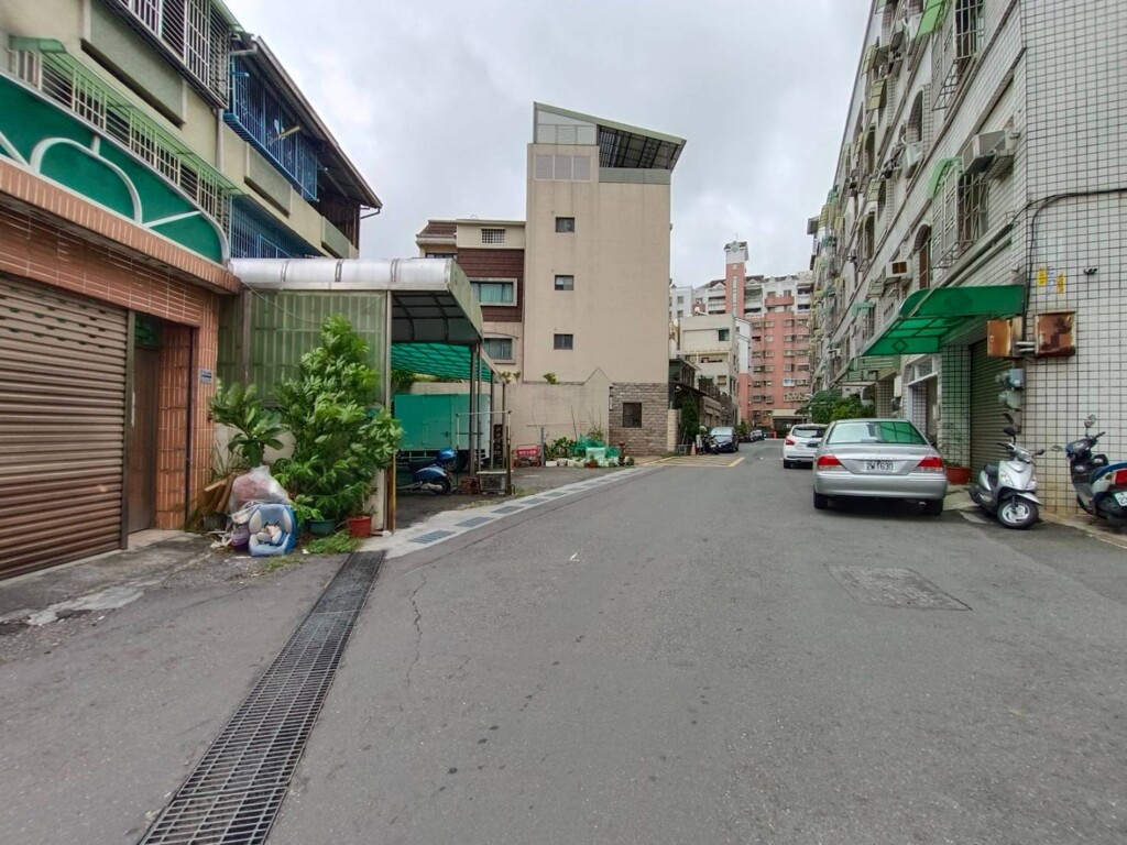 嘉義市西區民生南路別墅民生南路商圈旁 車庫別墅 房屋出售 樂屋網