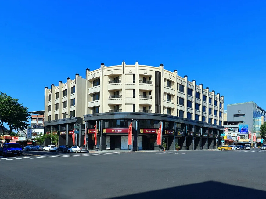 高雄市楠梓區楠梓路透天厝★楠梓火車站商圈角頭廣上國寶★霸王店面6套房 房屋出租 樂屋網
