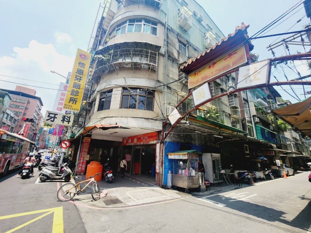 新北市新莊區富國路公寓鑽石級⭐️富國路三角窗金店霸⭐️科達房產|敝姓陳 房屋出售 樂屋網