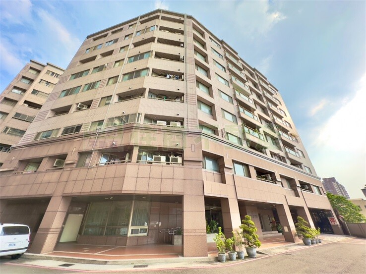 國泰萊茵世家台南市東區富強三街電梯大廈南紡國泰二房平車 房屋出售 樂屋網