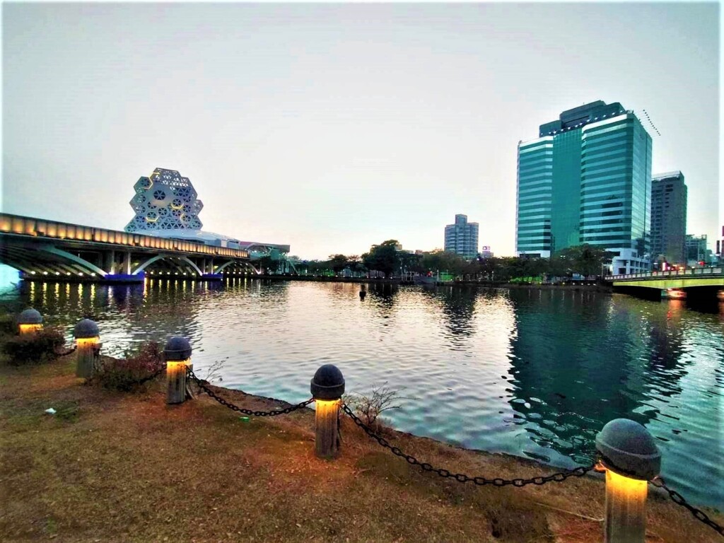 觀海大廈高雄市苓雅區海邊路電梯大廈愛河畔海音中心雙主臥漂亮大4房 房屋出租 樂屋網