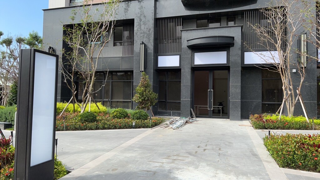 富宇海德公園台中市沙鹿區中山路電梯大廈正中山路全新富宇稀有大樓店面平車~緣來是你 房屋出租 樂屋網
