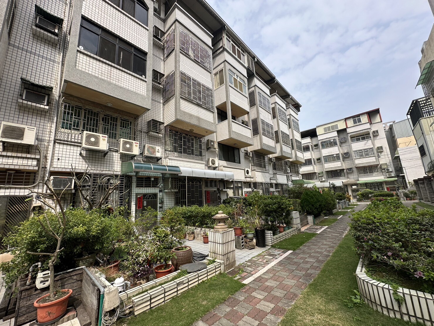 銀河星鑽台中市南區福田二街別墅樹義國小人車分道5大房3車位別墅 房屋出售 樂屋網
