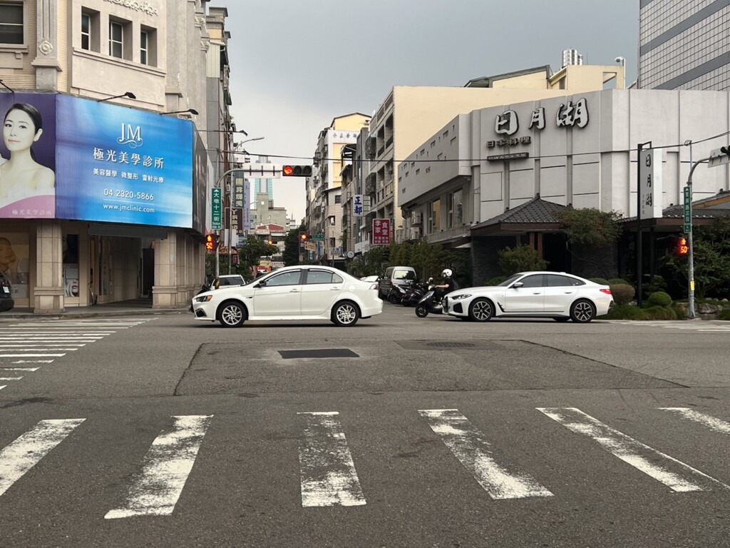 台中市南屯區大墩十二街電梯大廈公益 大墩商圈 大面寬樓店附車位 房屋出租 樂屋網