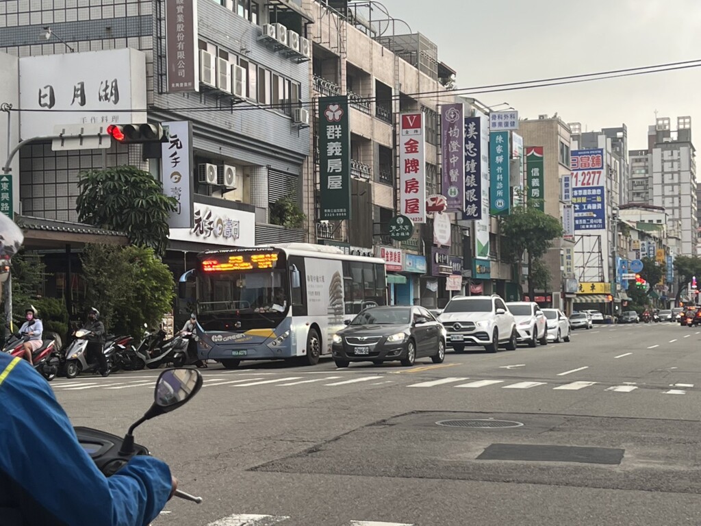 台中市南屯區大墩十二街電梯大廈公益 大墩商圈 大面寬樓店附車位 房屋出租 樂屋網