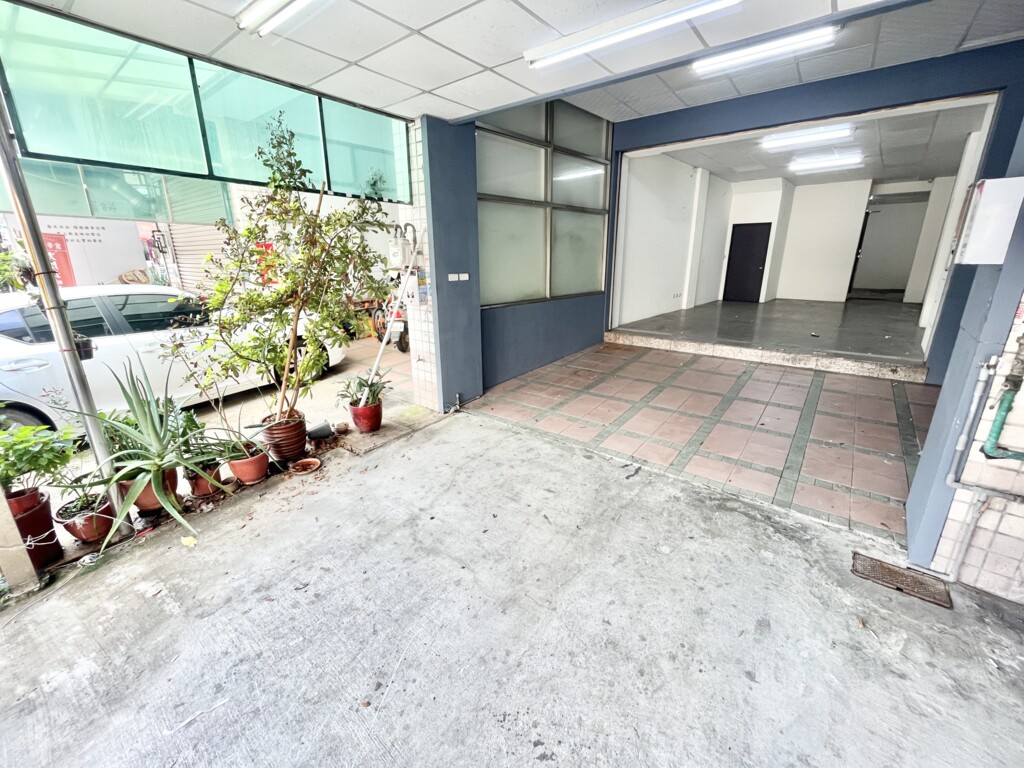 台中市西屯區工業區三十八路透天厝黃金營登店面 1b1 台電 行業不限 共同出入口 房屋出租 樂屋網