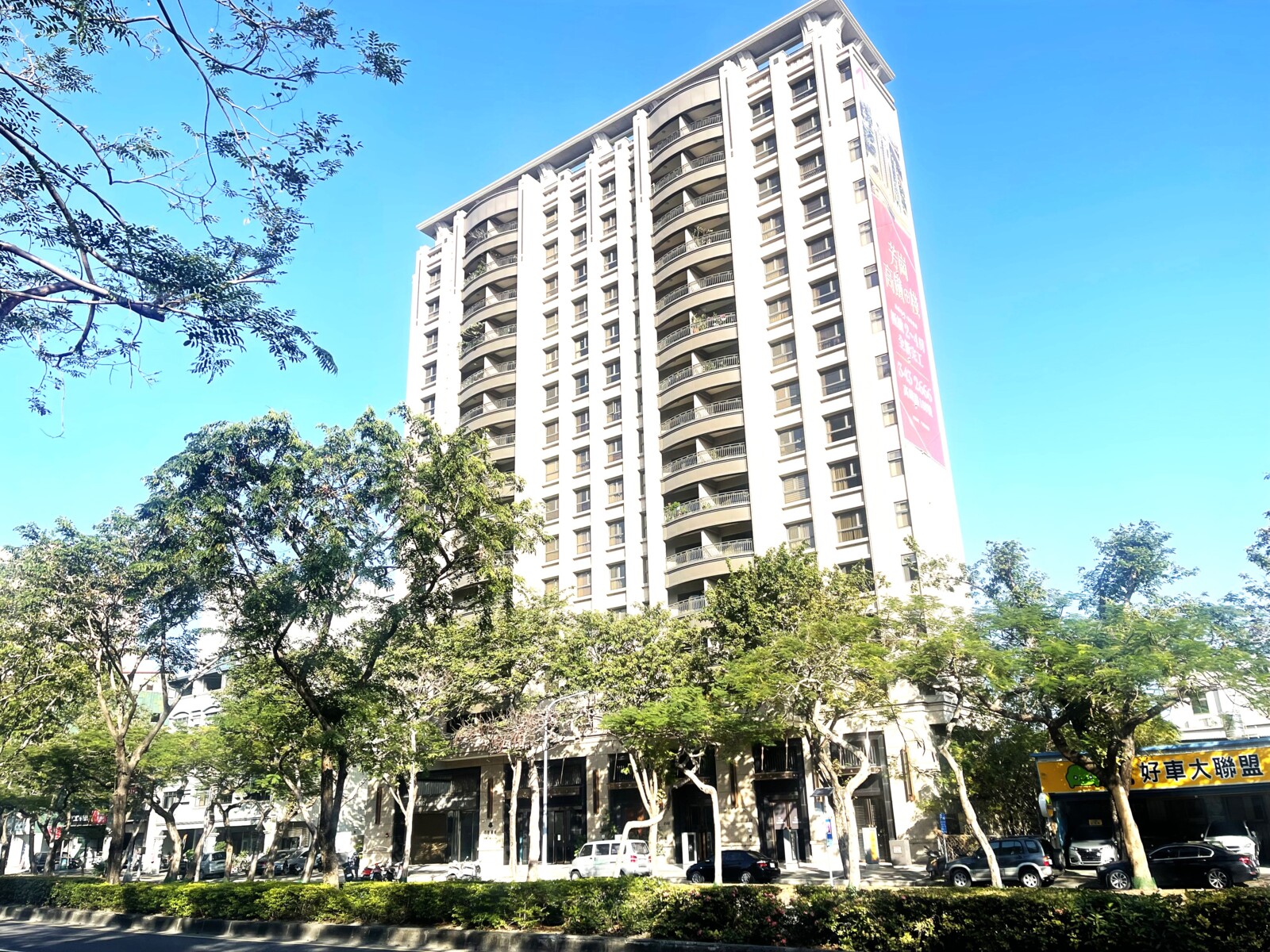 百達儷景高雄市三民區中華二路電梯大廈近美術館區百達儷景31房平車接案專員 房屋出售 樂屋網