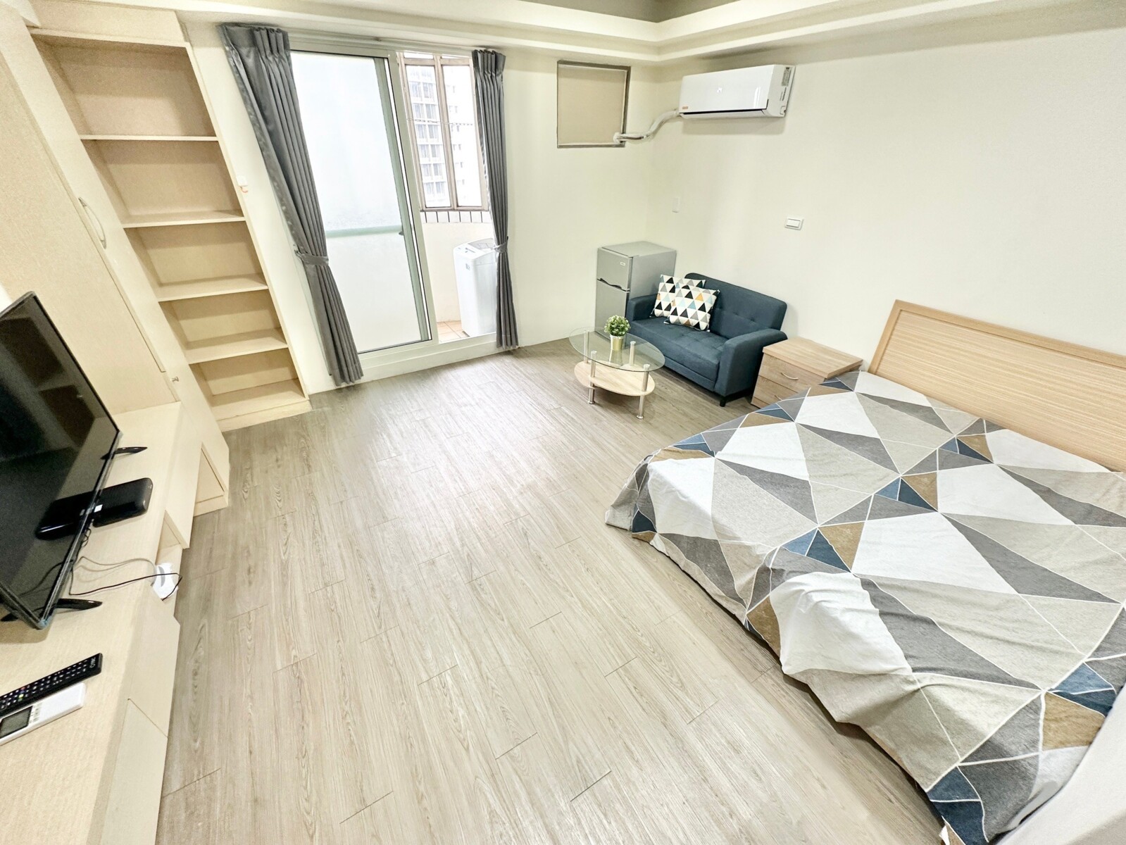 台中市西屯區中平路⭐近中國醫⭐電梯⭐可租補、報稅⭐陽台獨洗⭐木質地板出租 樂屋網