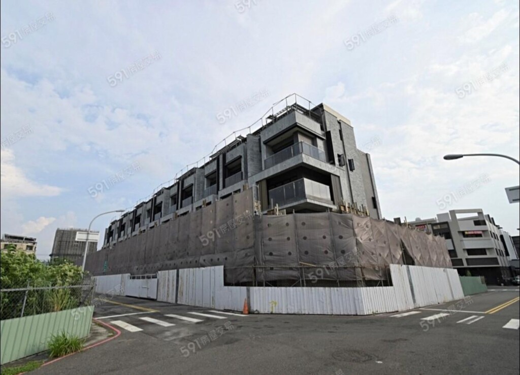 台中市太平區長億九街別墅太平長億全新臨路雙車電梯別墅 房屋出售 樂屋網