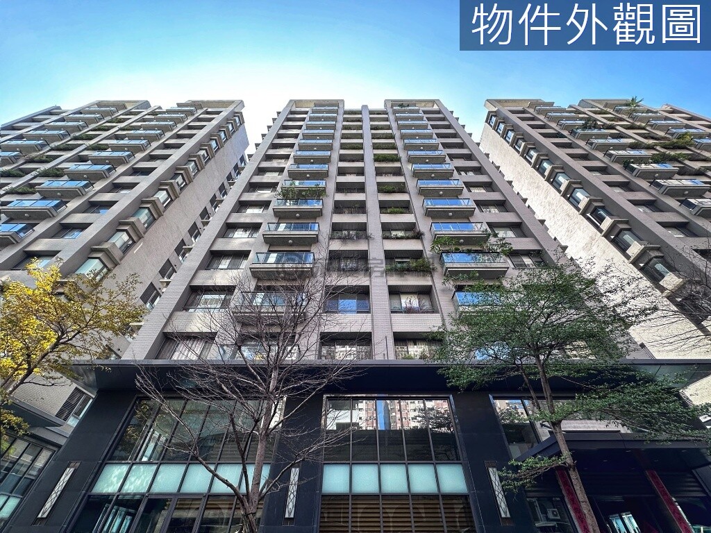 鉅虹水之庭台中市北屯區熱河路二段電梯大廈萬中選一！北屯神案！鉅虹水之庭百萬裝潢四房雙平車 房屋出售 樂屋網