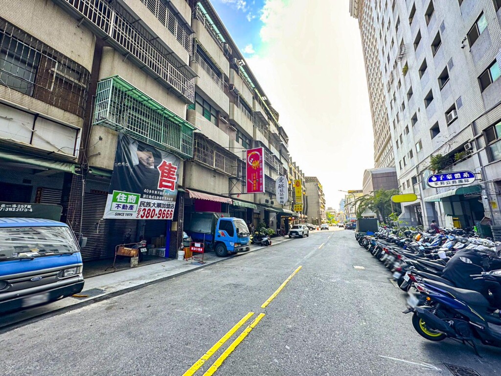 高雄市三民區慶雲街公寓高醫商圈正街上店住合一 房屋出售 樂屋網