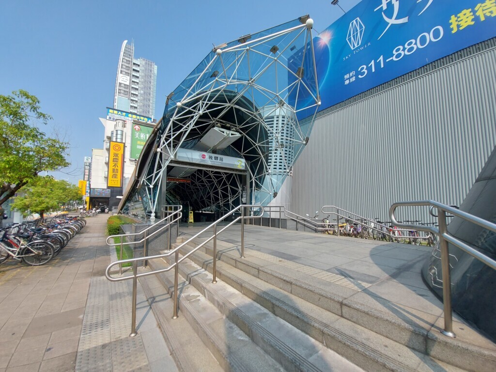 高雄市三民區綏遠一街透天厝後驛高醫商圈 增值透天捷運宅 房屋出售 樂屋網