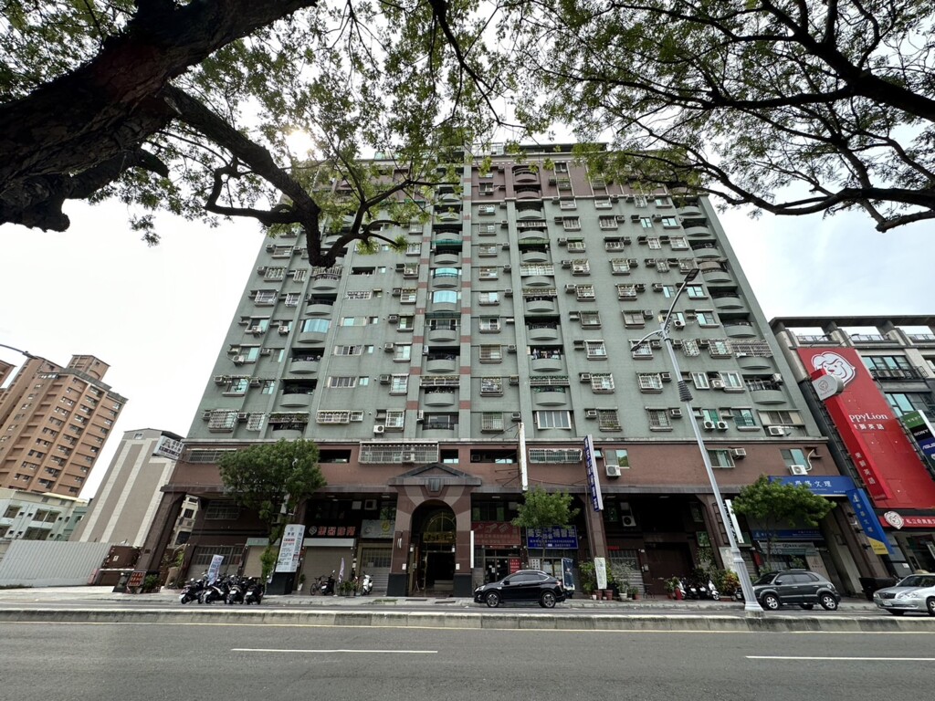 堅山至善至美高雄市左營區華夏路電梯大廈╭★r15左營高鐵新光國小四房平車蓮潭會館╭★ 房屋出售 樂屋網