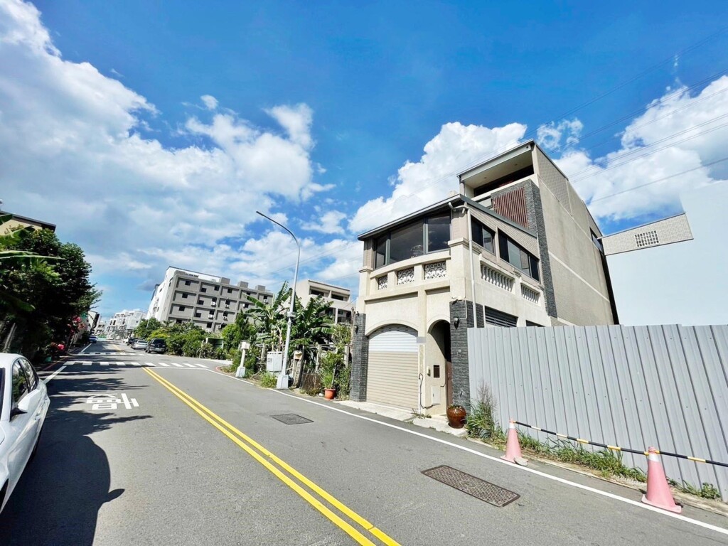 台中市豐原區綠山一街別墅『美蘭』綠山大地坪獨棟別墅．寧靜環境．後有綠山園道 房屋出售 樂屋網