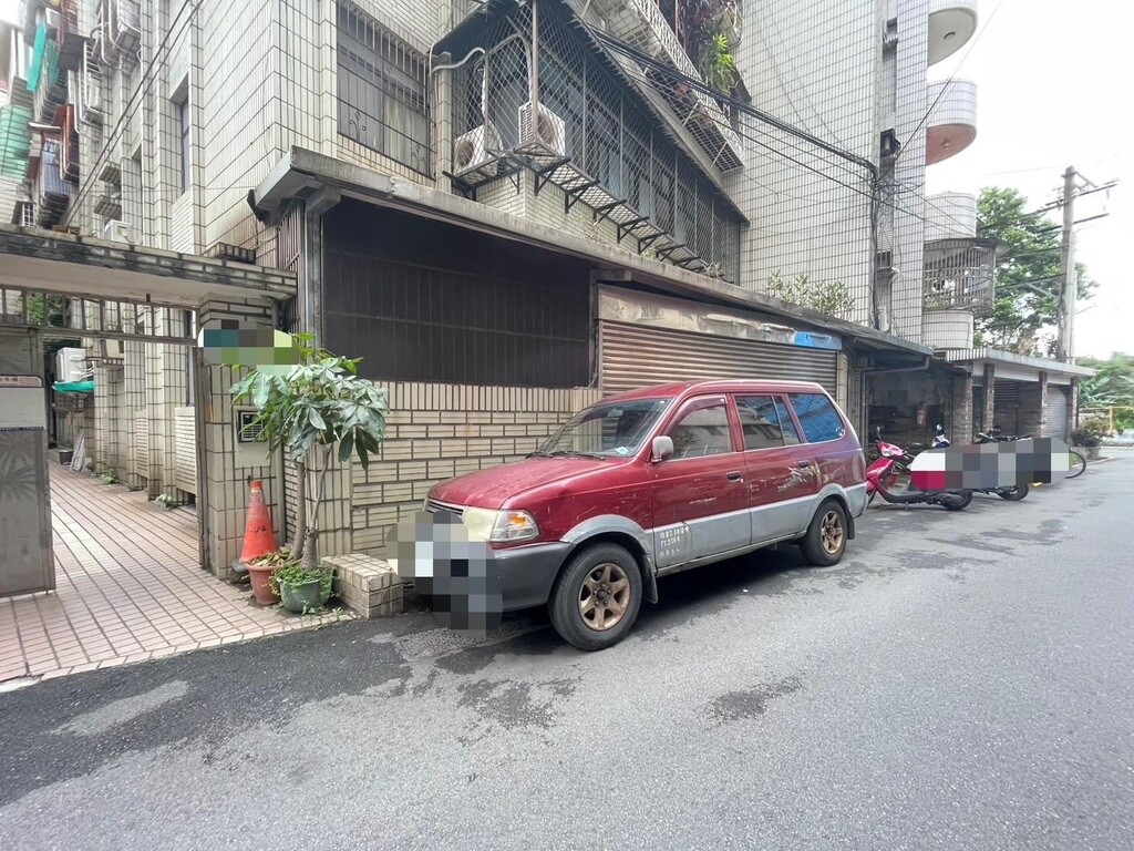 秀山公園車庫魔術空間一樓美寓找湖南妹子利君 新北市中和區買房子、房屋出售 樂屋網
