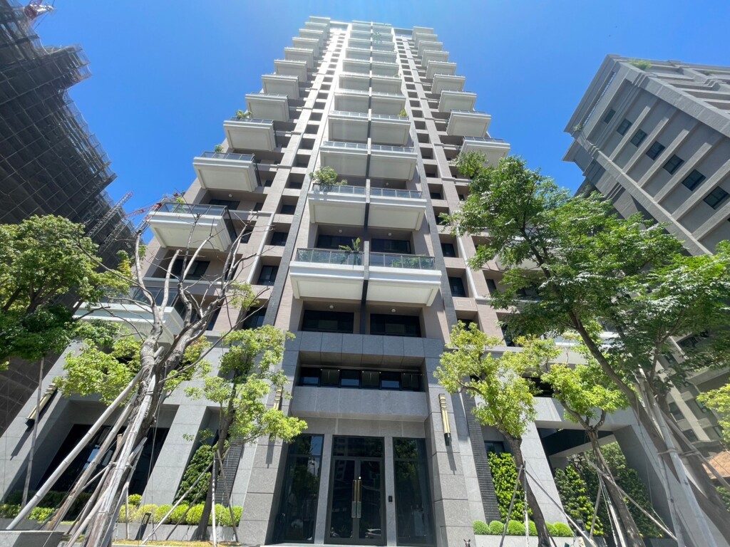 光洲耘翠高雄市鼓山區美術東四路電梯大廈☀美術館 耘翠 4房平車 高質感陽光屋☀ 房屋出租 樂屋網
