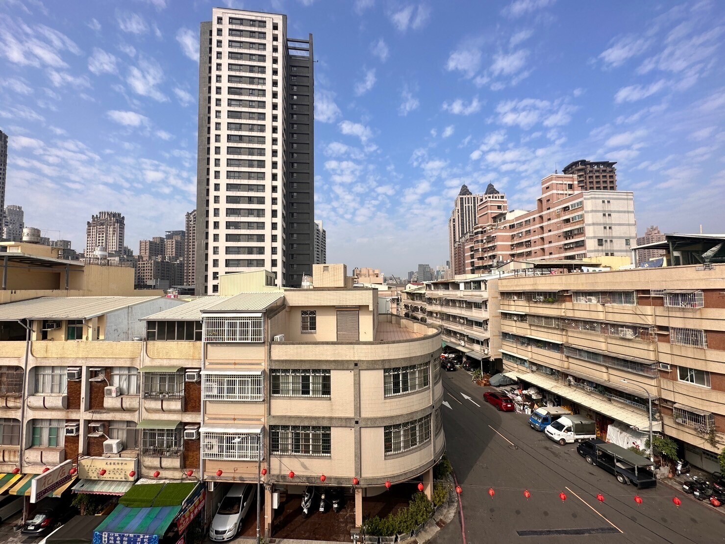龍德路大地坪透天精華店面~農十六義享天地 高雄市鼓山區買房子、房屋出售 樂屋網