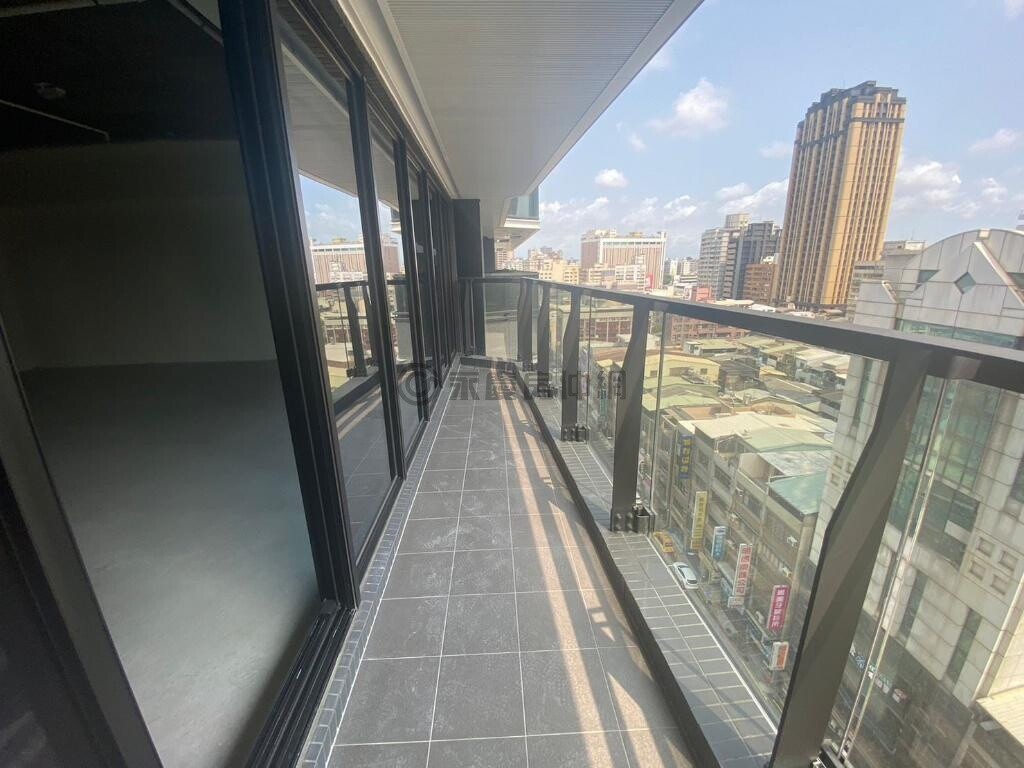 高雄市苓雅區六合路電梯大廈高雄cbd經貿中心 A級商辦 10f A3格局 房屋出售 樂屋網