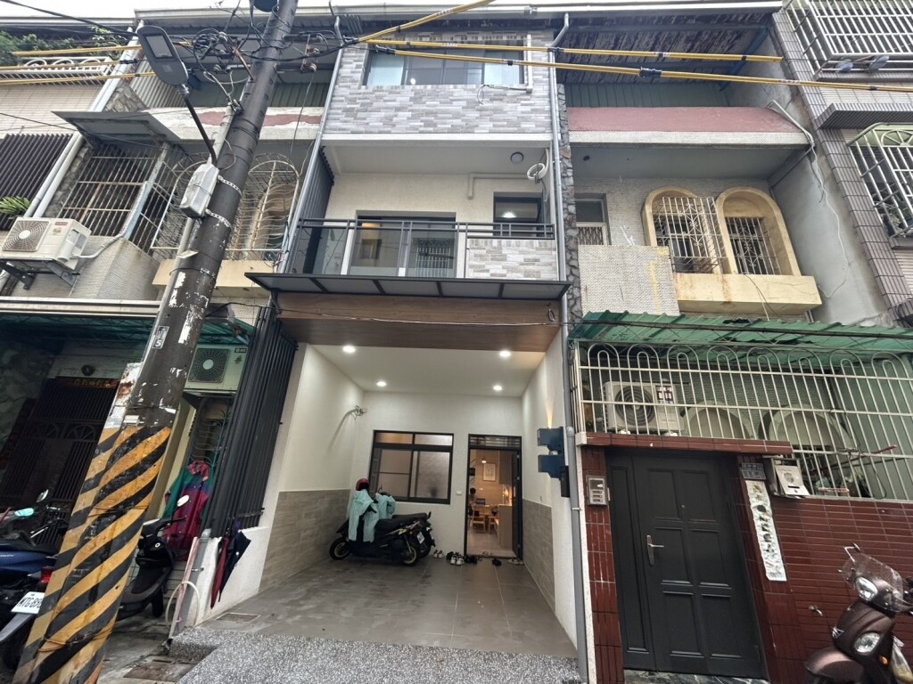文藻鼎中商圈全屋翻新車庫美透天 高雄市三民區買房子、房屋出售 樂屋網