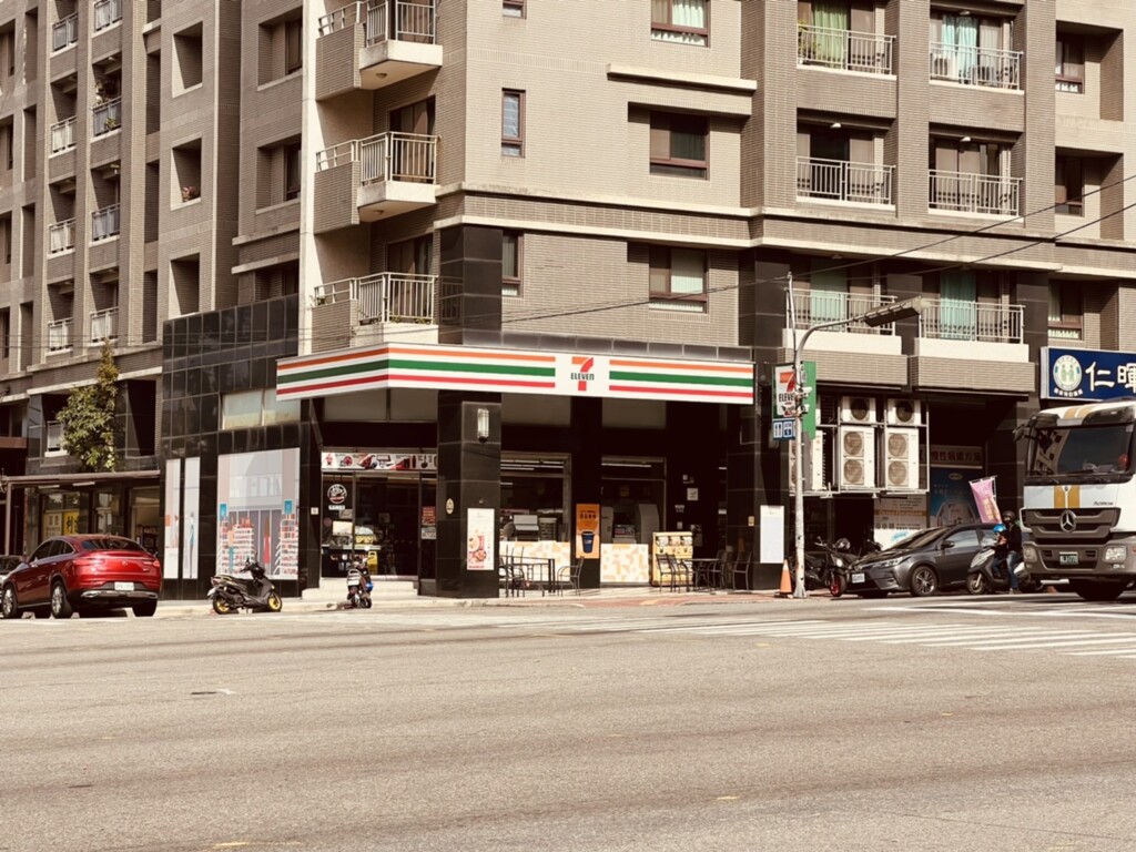 富宇春天台中市沙鹿區保寧路電梯大廈新光田特區華廈二樓【多戶可選】 房屋出售 樂屋網