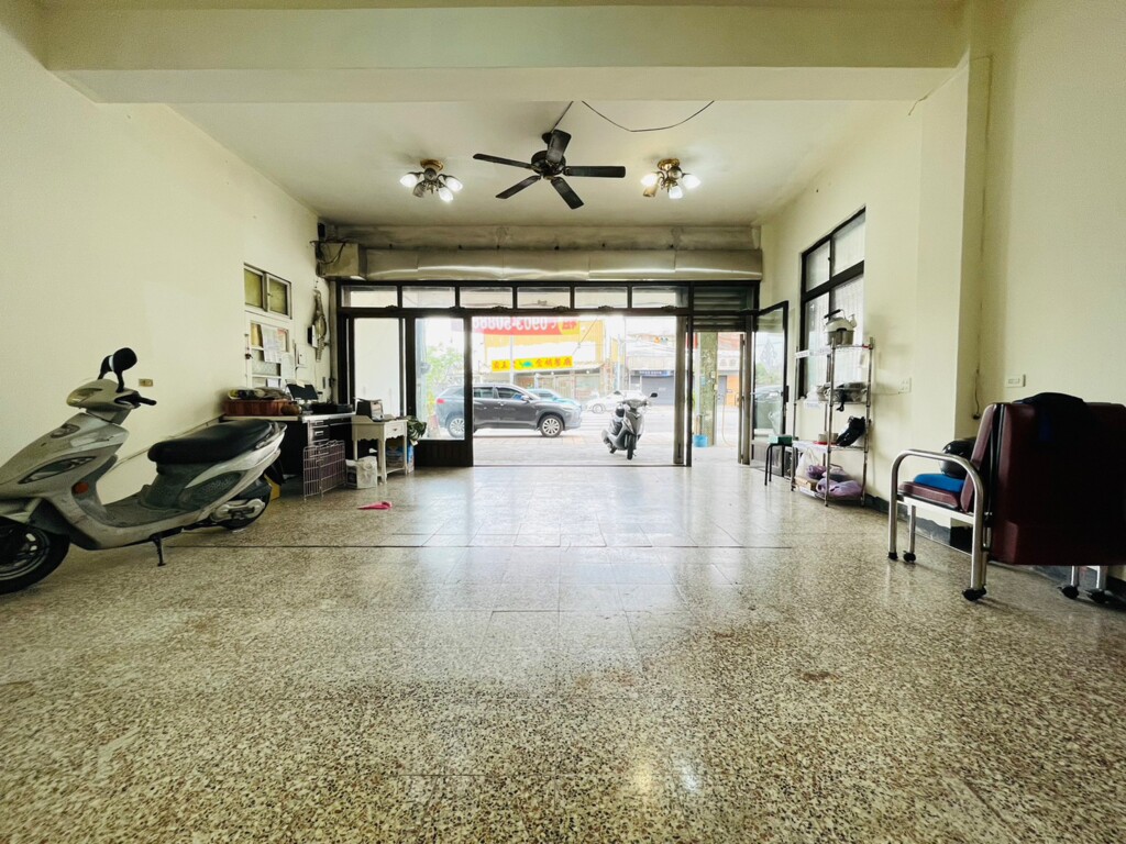 桃園市中壢區環中東路二段公寓☎蛋媽推薦☎中壢後站☎健行科大☎三角窗大面寬金店面 房屋出租 樂屋網