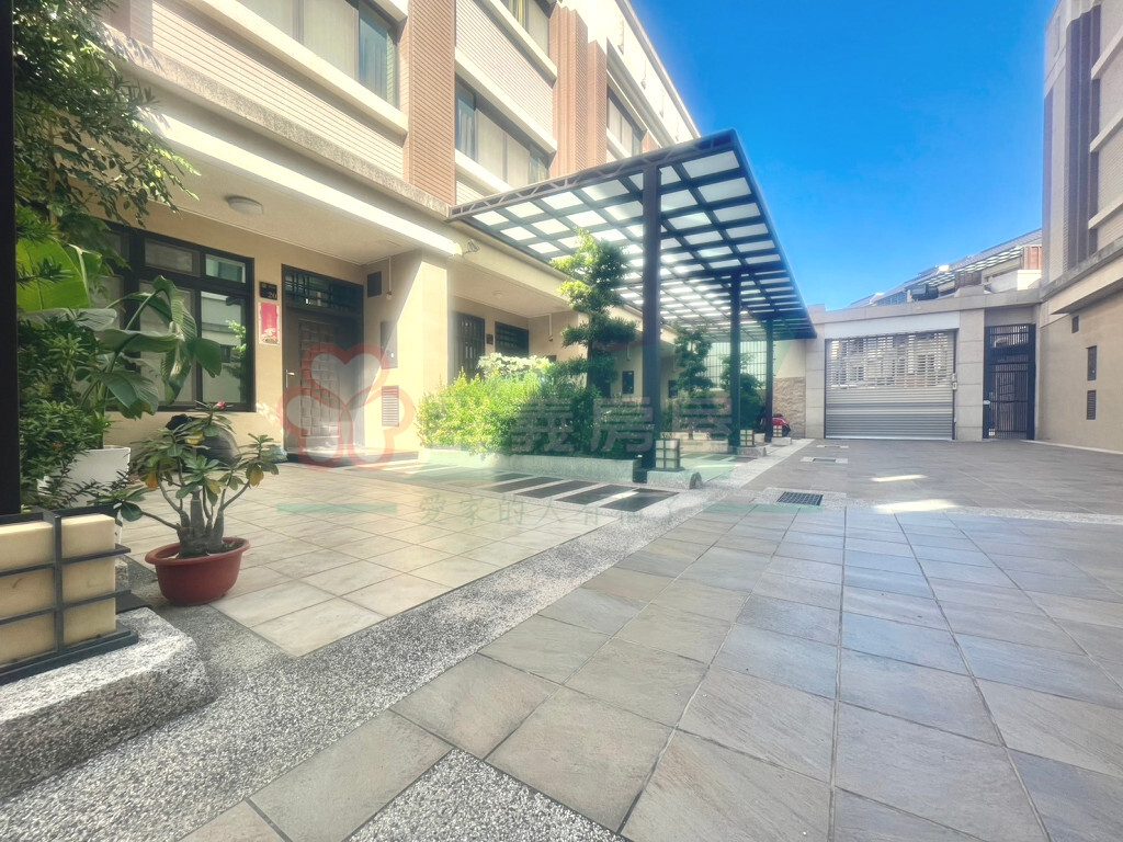 台中市沙鹿區平等一街透天厝獨賣北勢輕屋齡全聯別墅 房屋出售 樂屋網