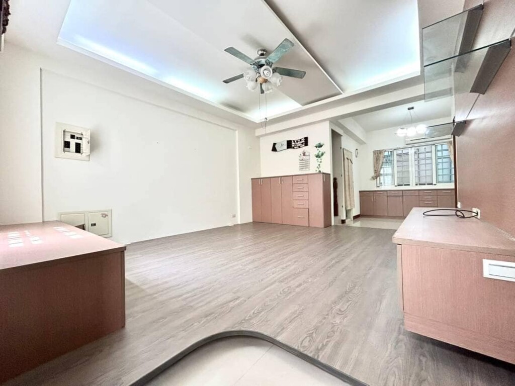 苗栗縣竹南鎮和仁街透天厝竹南前庭雙車美透天 房屋出售 樂屋網