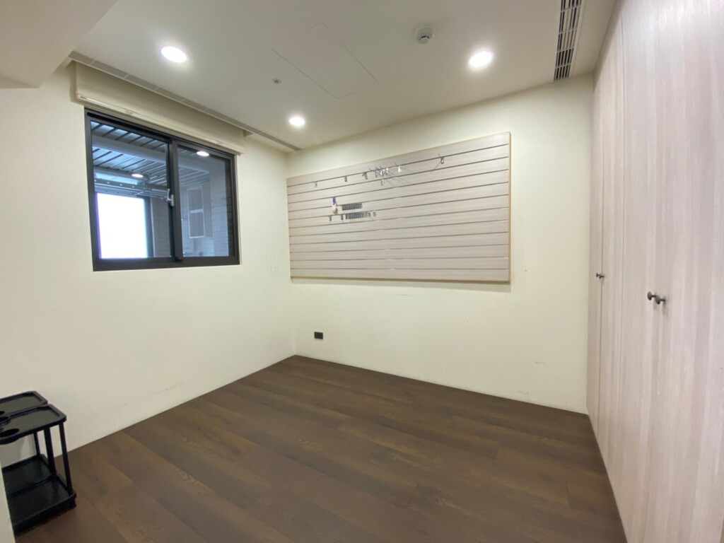 雋業怡雋台中市南屯區黎明東街電梯大廈專營稀有!大墩學區/高指名社區怡雋/三房雙平車收訂 房屋出售 樂屋網